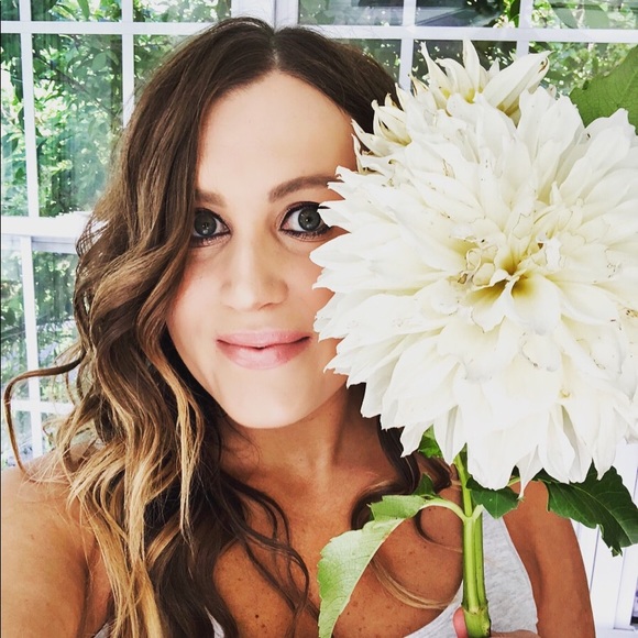 Dalia's Closet (@dalia0718) | Poshmark